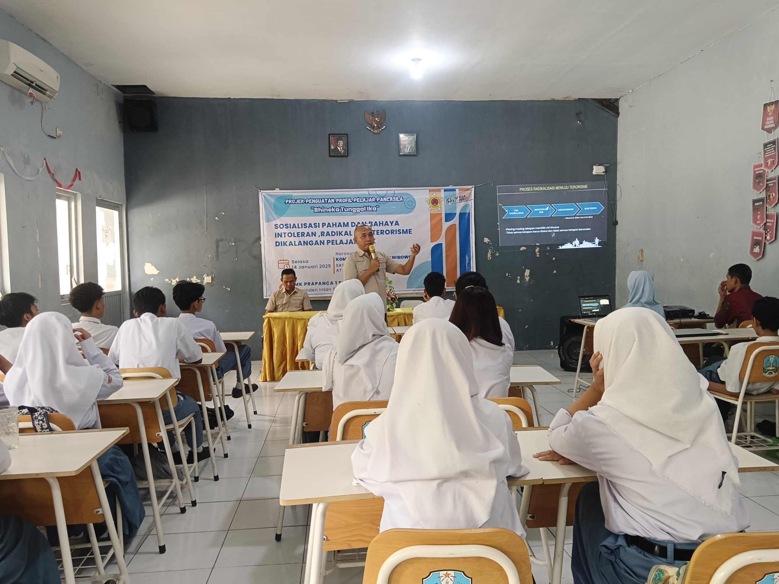 SOSIALISASI MENGENAI PAHAM DAN BAHAYANYA INTOLERANSI, RADIKALISME, DAN ...